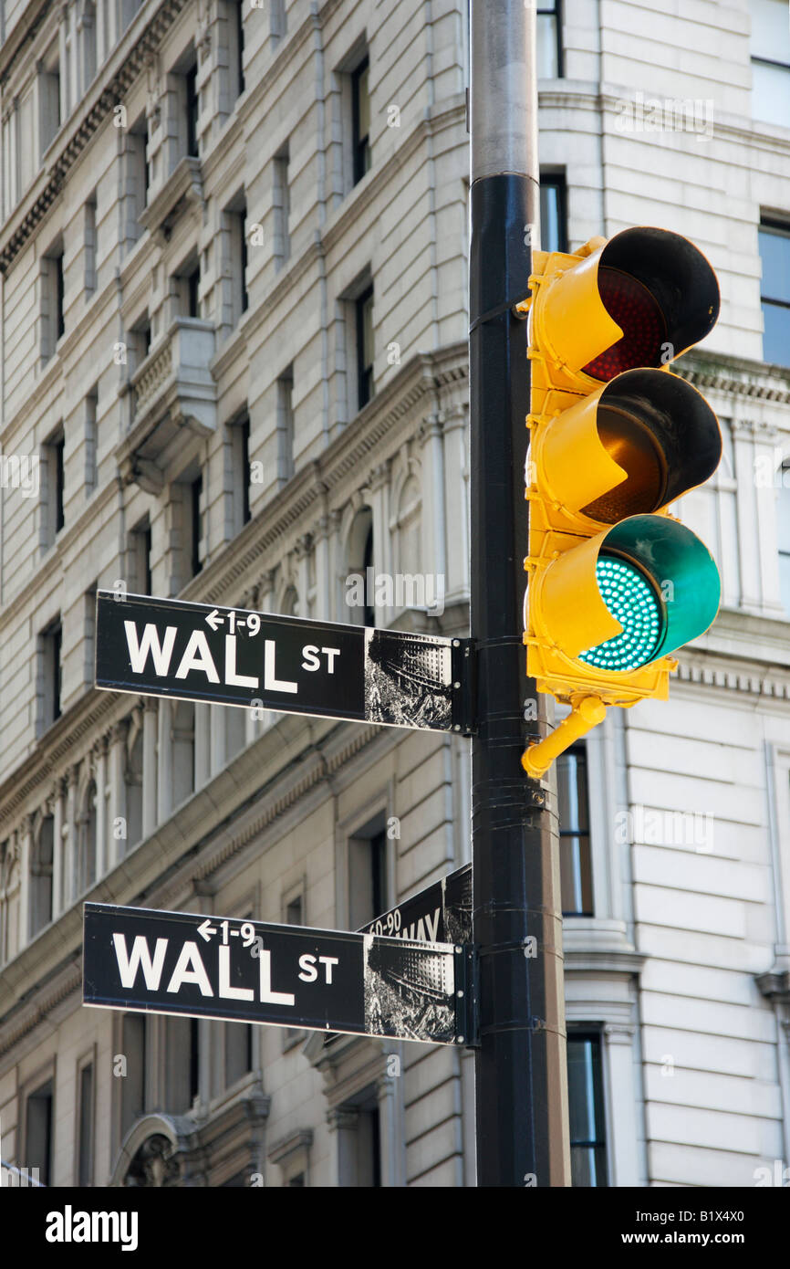 Wall Street signs and traffic lights - New York City, USA Stock Photo ...