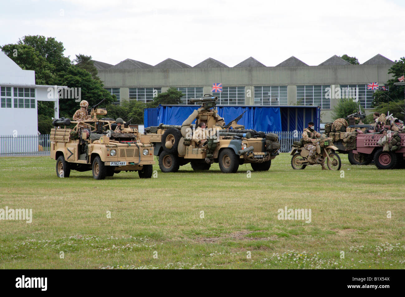 SAS vehicle (Land Rover) in action Stock Photo - Alamy