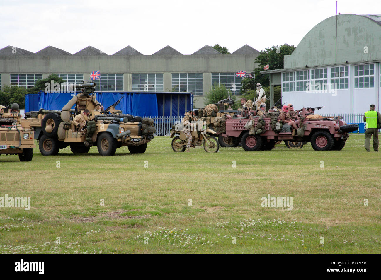 SAS vehicle (Land Rover) in action Stock Photo - Alamy