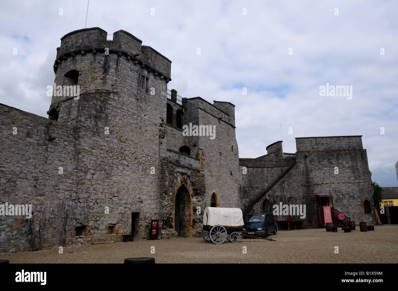 King john castle limerick ireland hi-res stock photography and images ...