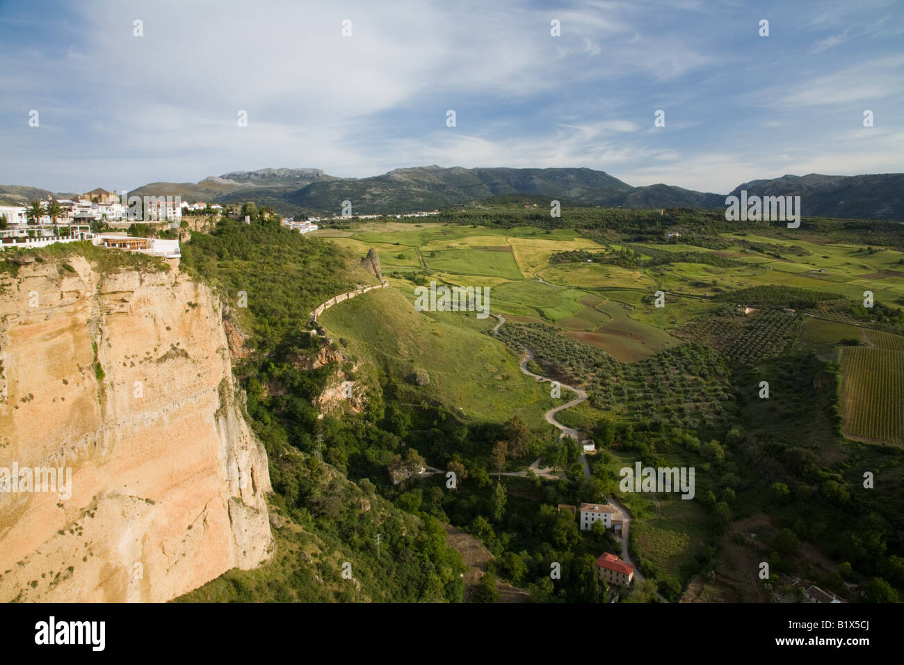 Spectacular cliff-top views from Alameda del Tajo park, El Mercadillo ...