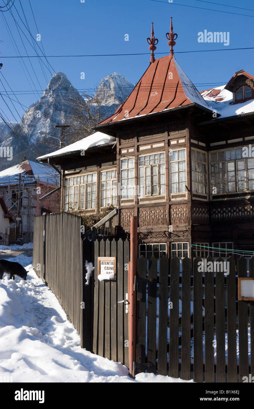 Traditional Romanian House Busteni Romania Stock Photo - Alamy
