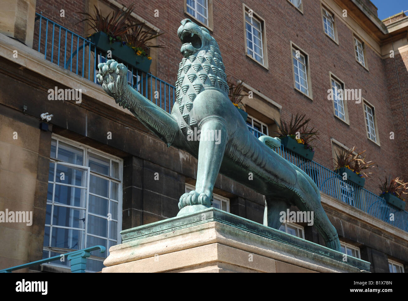Lion outside Norwich City Hall, Norfolk, England Stock Photo - Alamy