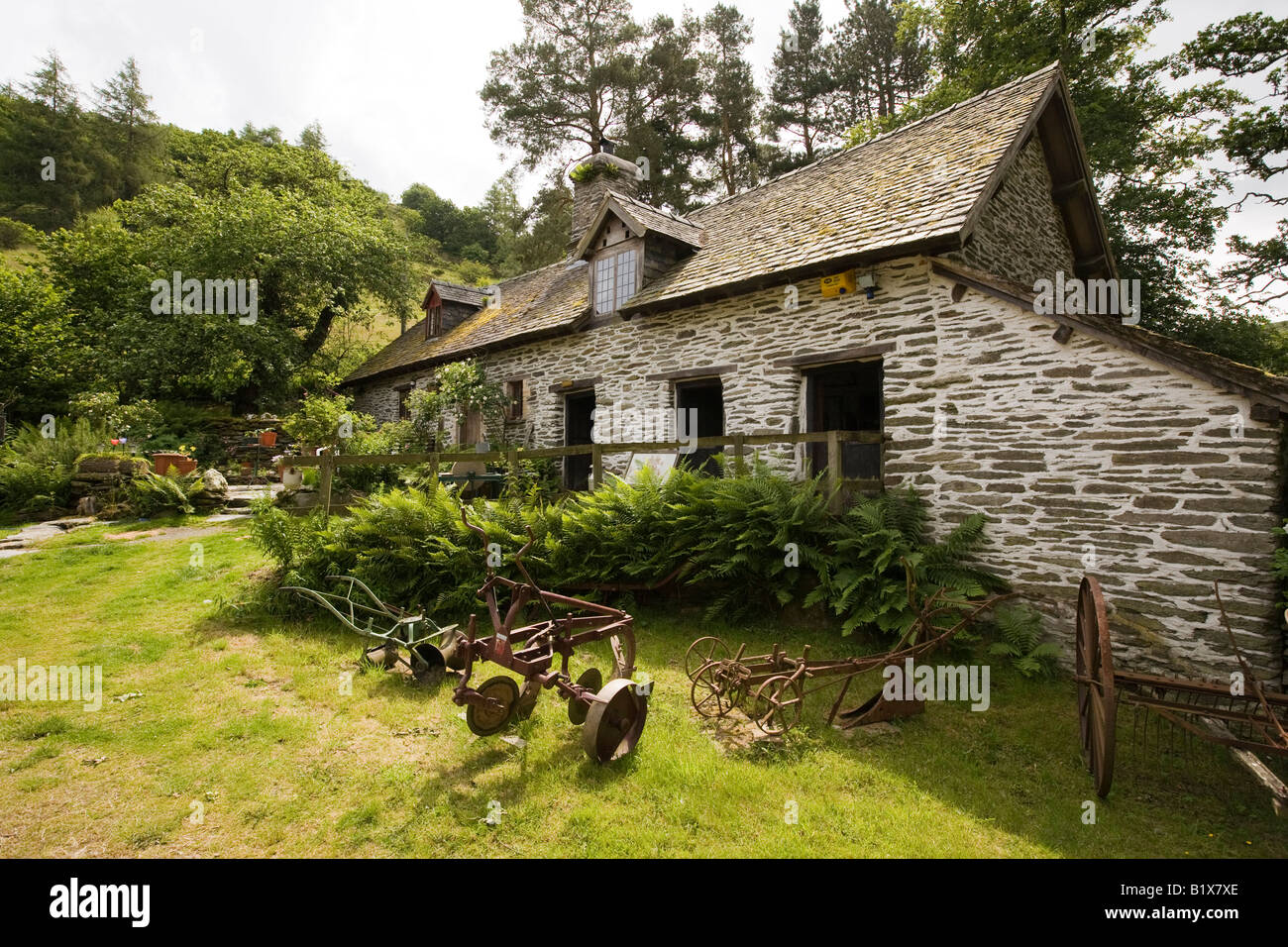 Traditional welsh farm building hi-res stock photography and images - Alamy