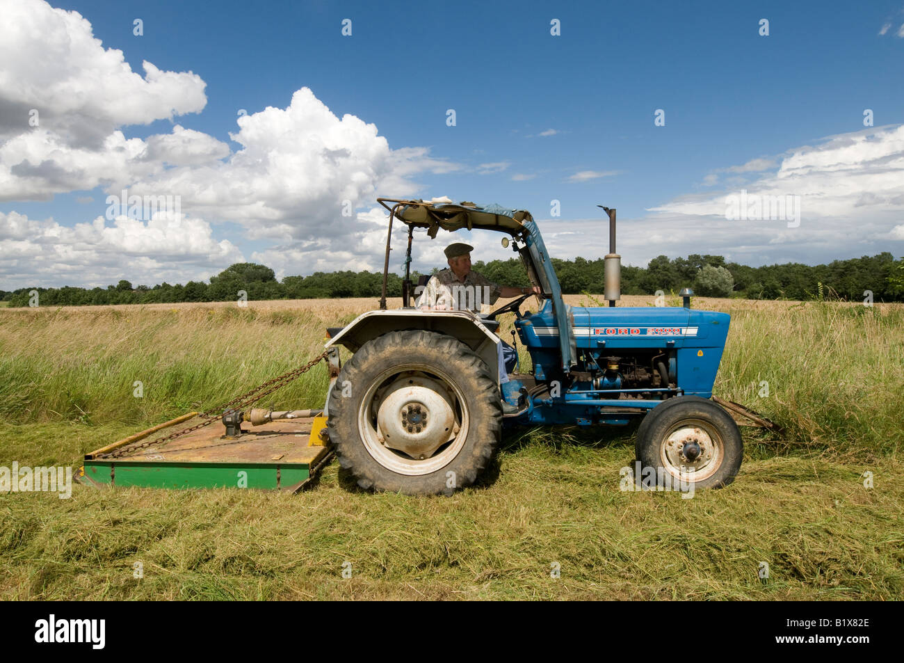 Ford 2000 tractor hi-res stock photography and images - Alamy