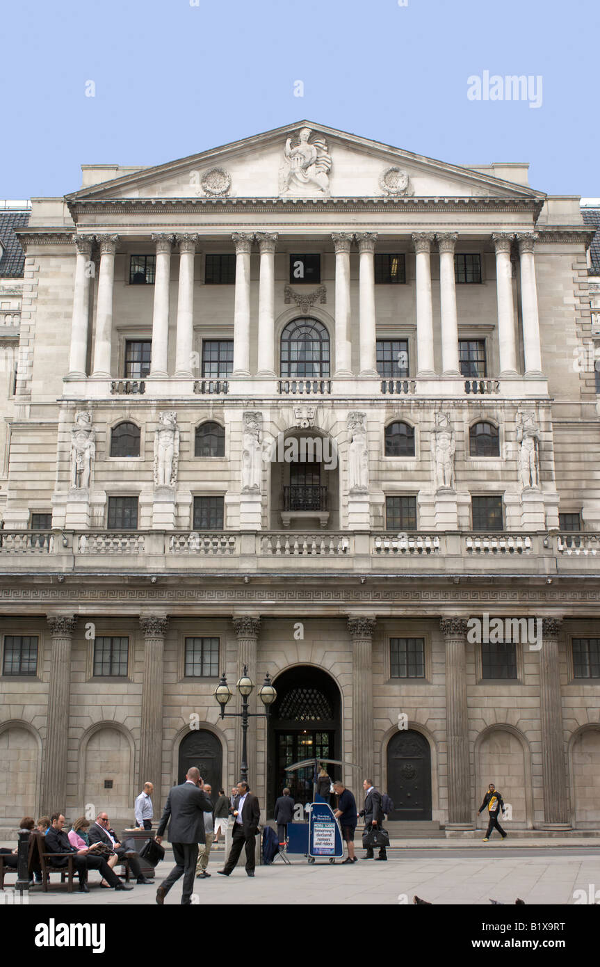 Bank of England (London) front entrance Stock Photo - Alamy