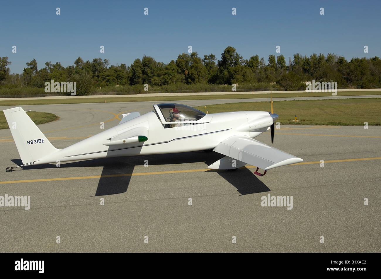 Composite aircraft hi-res stock photography and images - Alamy