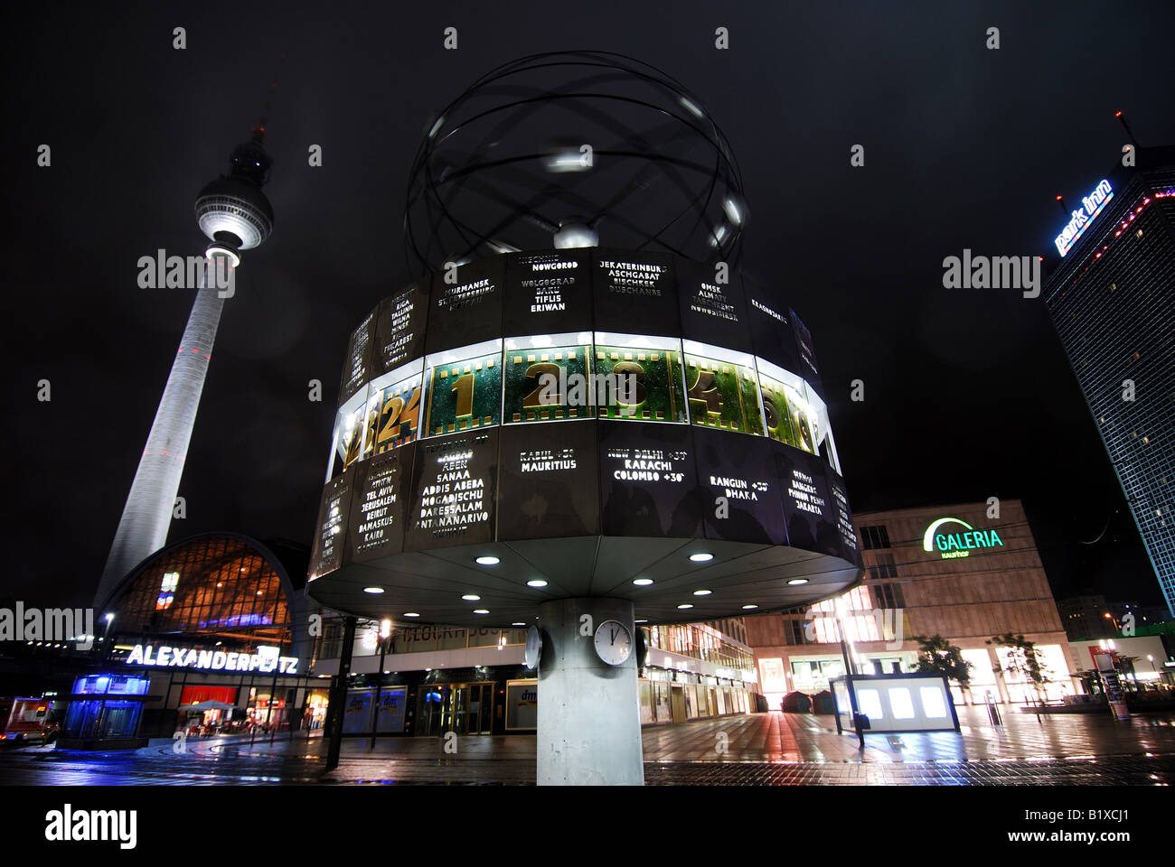 Alexanderplatz by night hi-res stock photography and images - Alamy