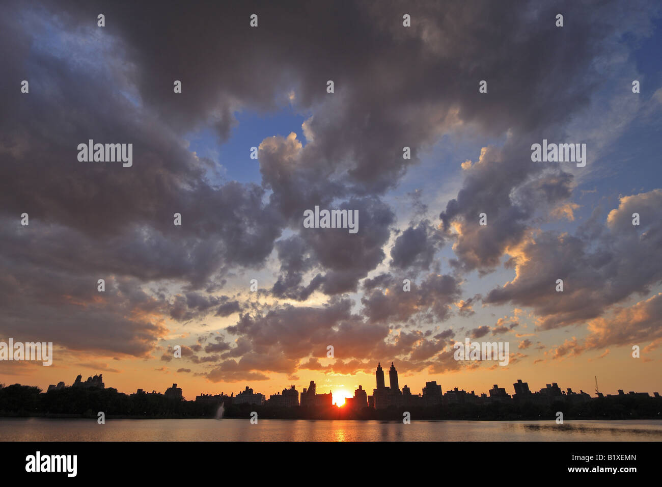 The upper West side at sunset on the reservoir Stock Photo - Alamy