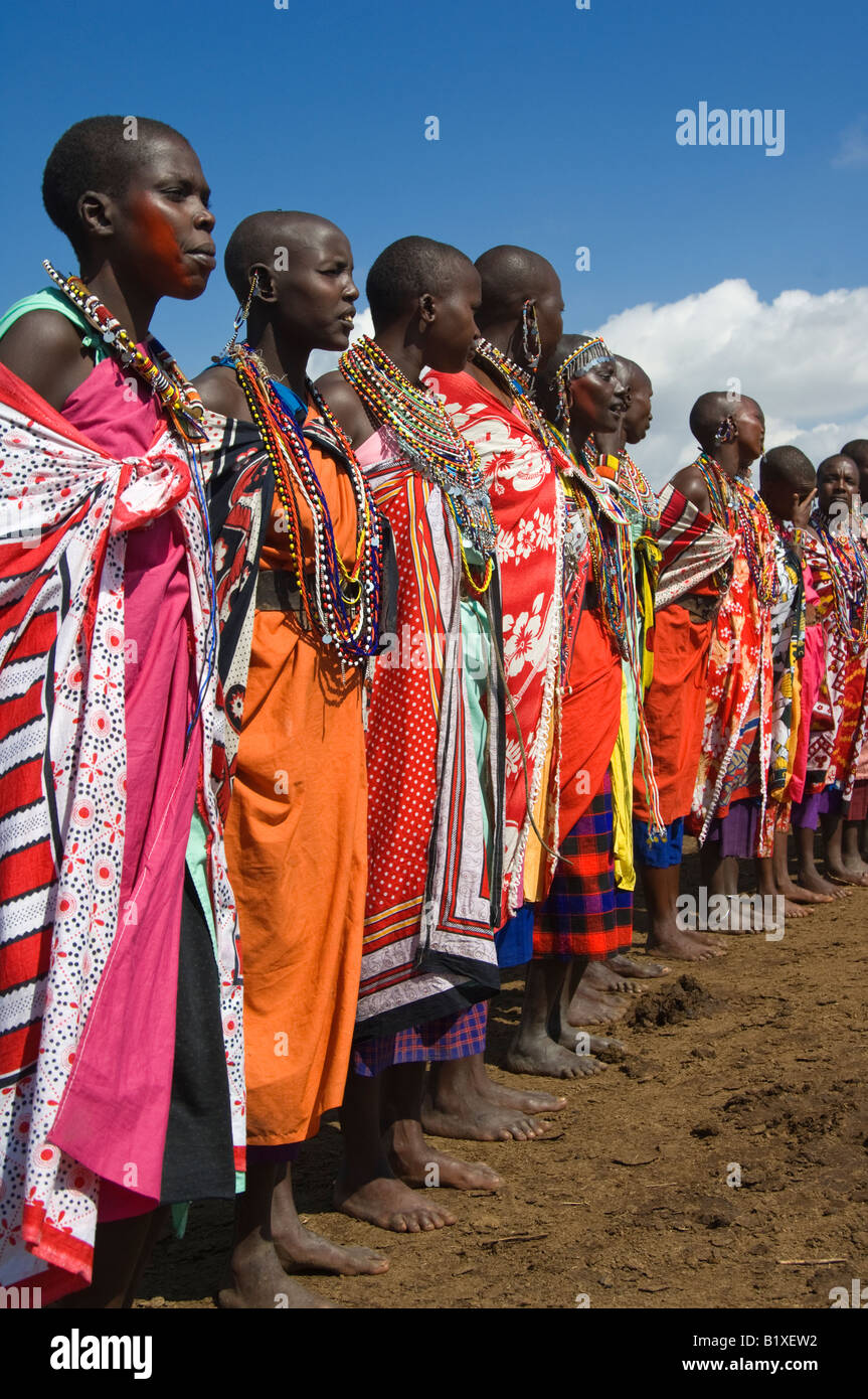 Masai Women dancing Stock Photo - Alamy
