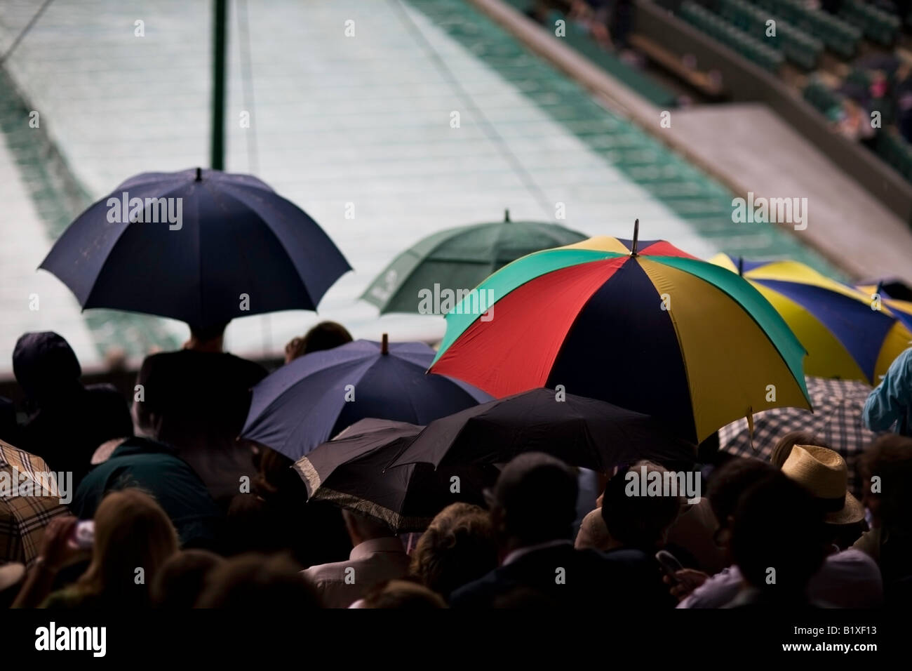 Summer crowd hi-res stock photography and images - Alamy