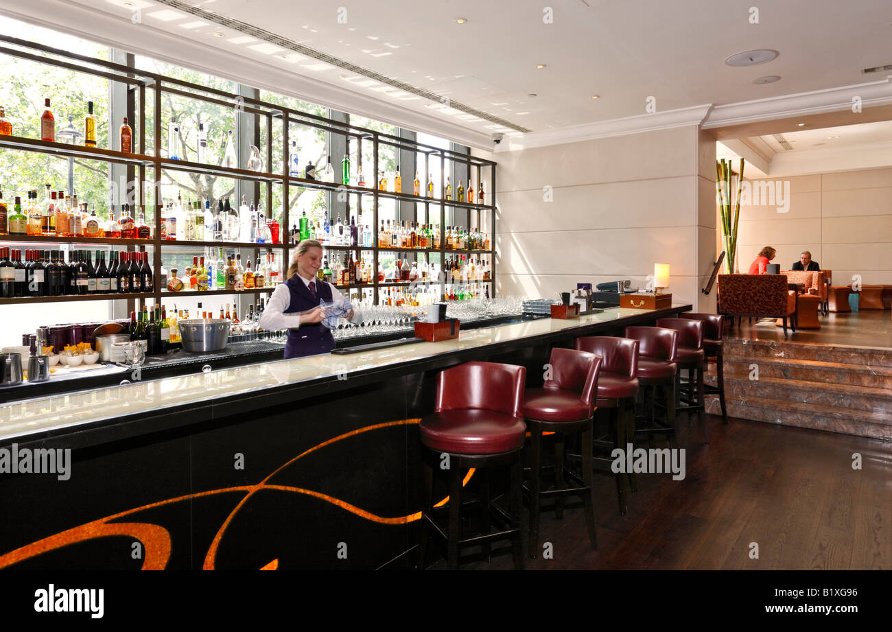 Cocktail Bar at the Intercontinental Hotel Park Lane Stock Photo - Alamy