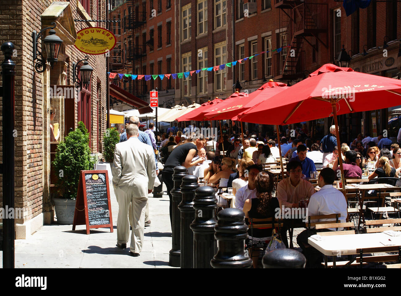 Restaurants in downtown Manhattan, NYC Stock Photo - Alamy
