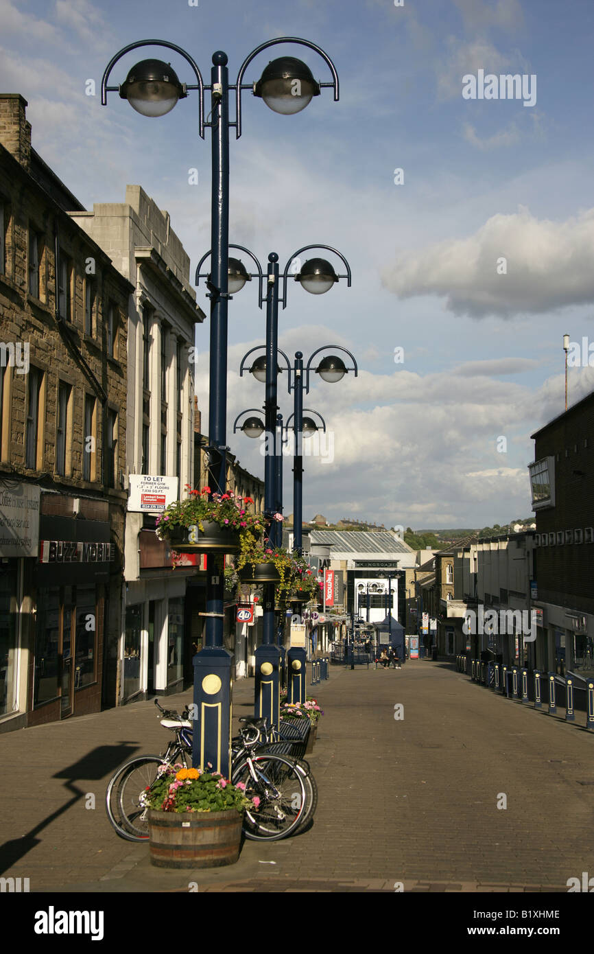 Town of Huddersfield, England. Evening view of Huddersfield’s King ...