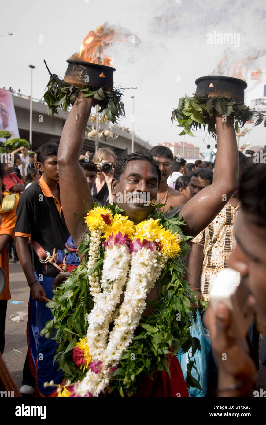 Fire altar hindu hi-res stock photography and images - Alamy