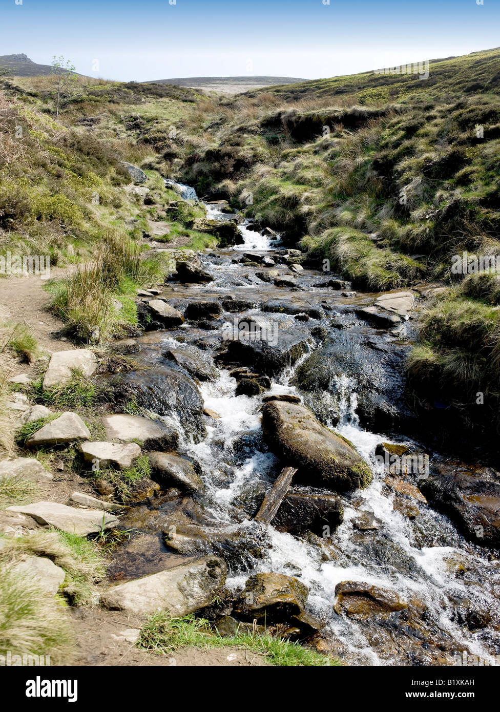 view from the the pennine way grindsbrook edale peak district national ...