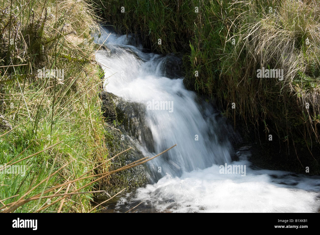 view from the the pennine way grindsbrook edale peak district national ...