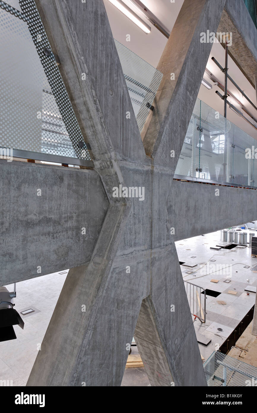 Atrium interior hi-res stock photography and images - Alamy