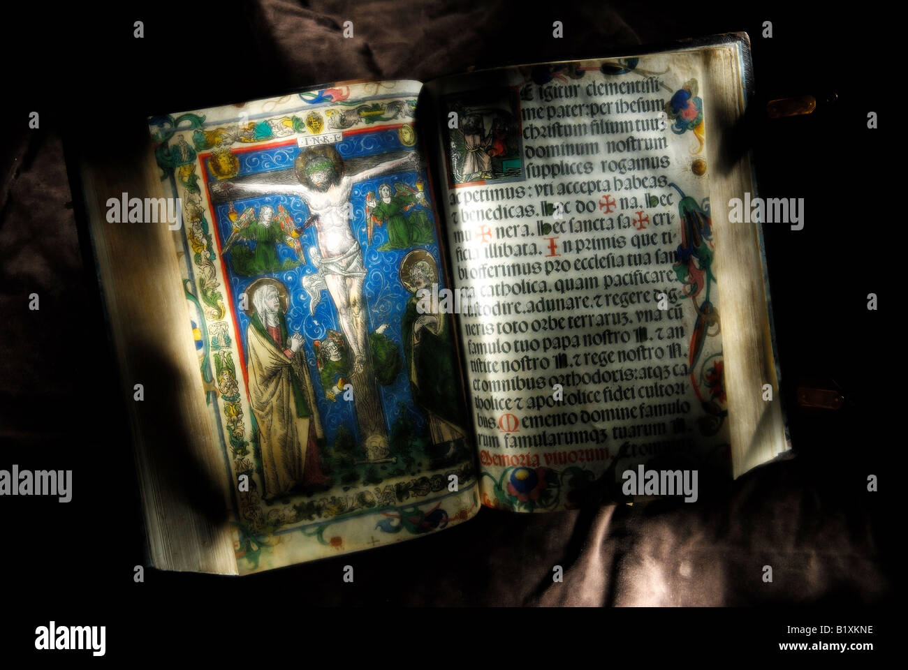 The holy bible pages hi-res stock photography and images - Alamy