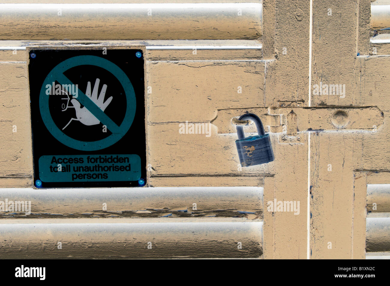 No entry unauthorized persons sign hi-res stock photography and images ...