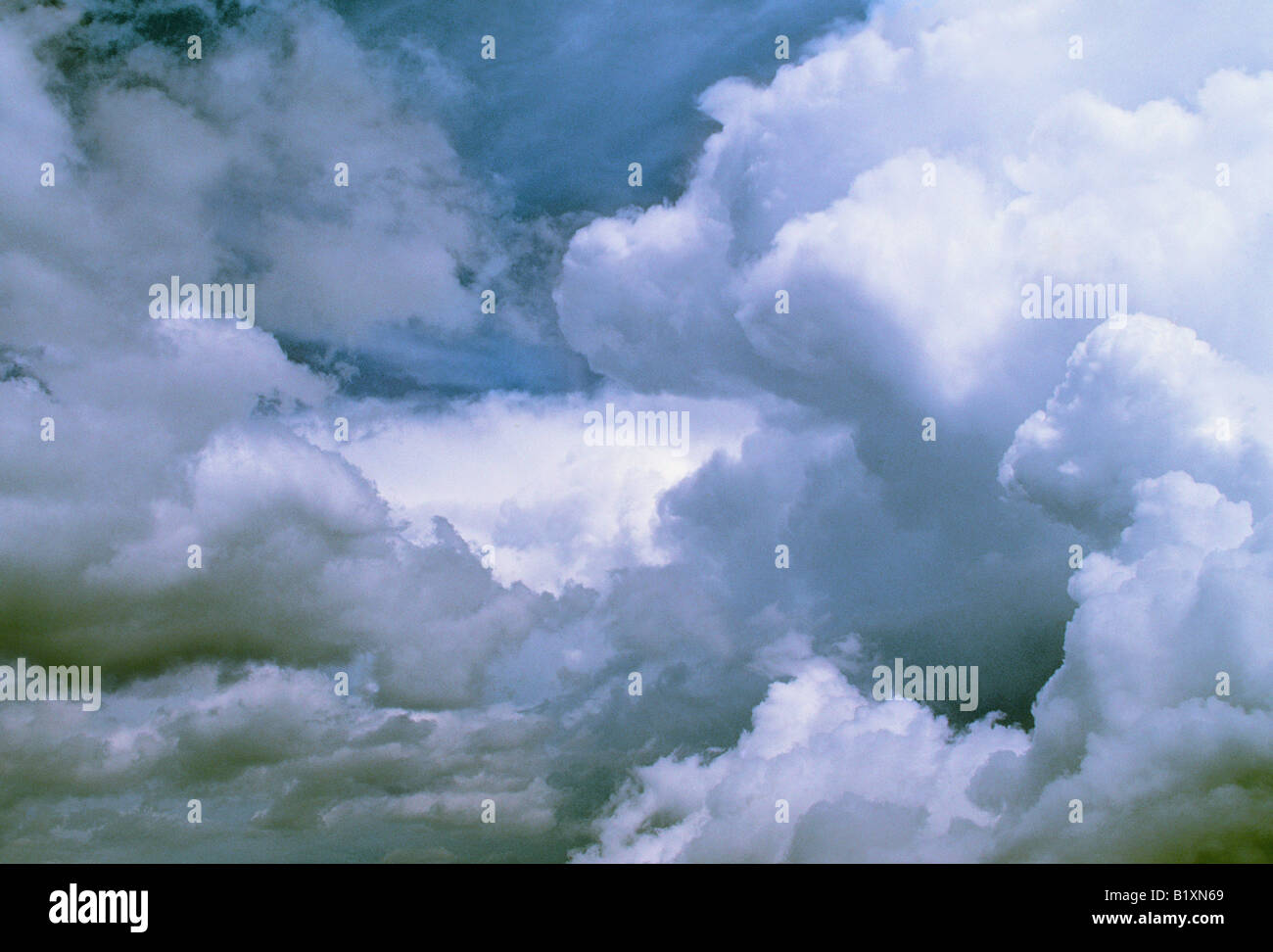 Cumulonimbus hail storm cloud hi-res stock photography and images - Alamy