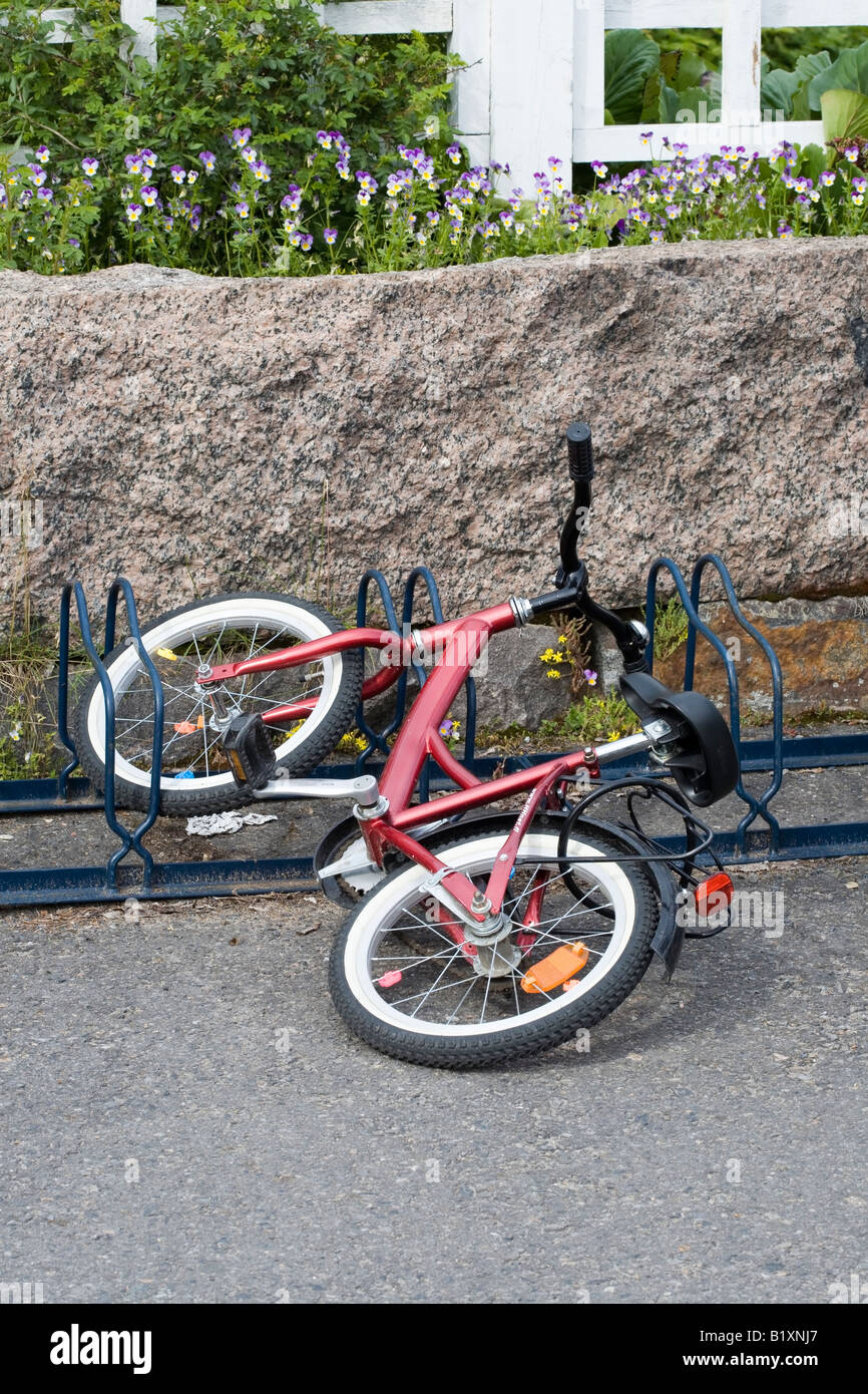 Childs cycle hi-res stock photography and images - Alamy