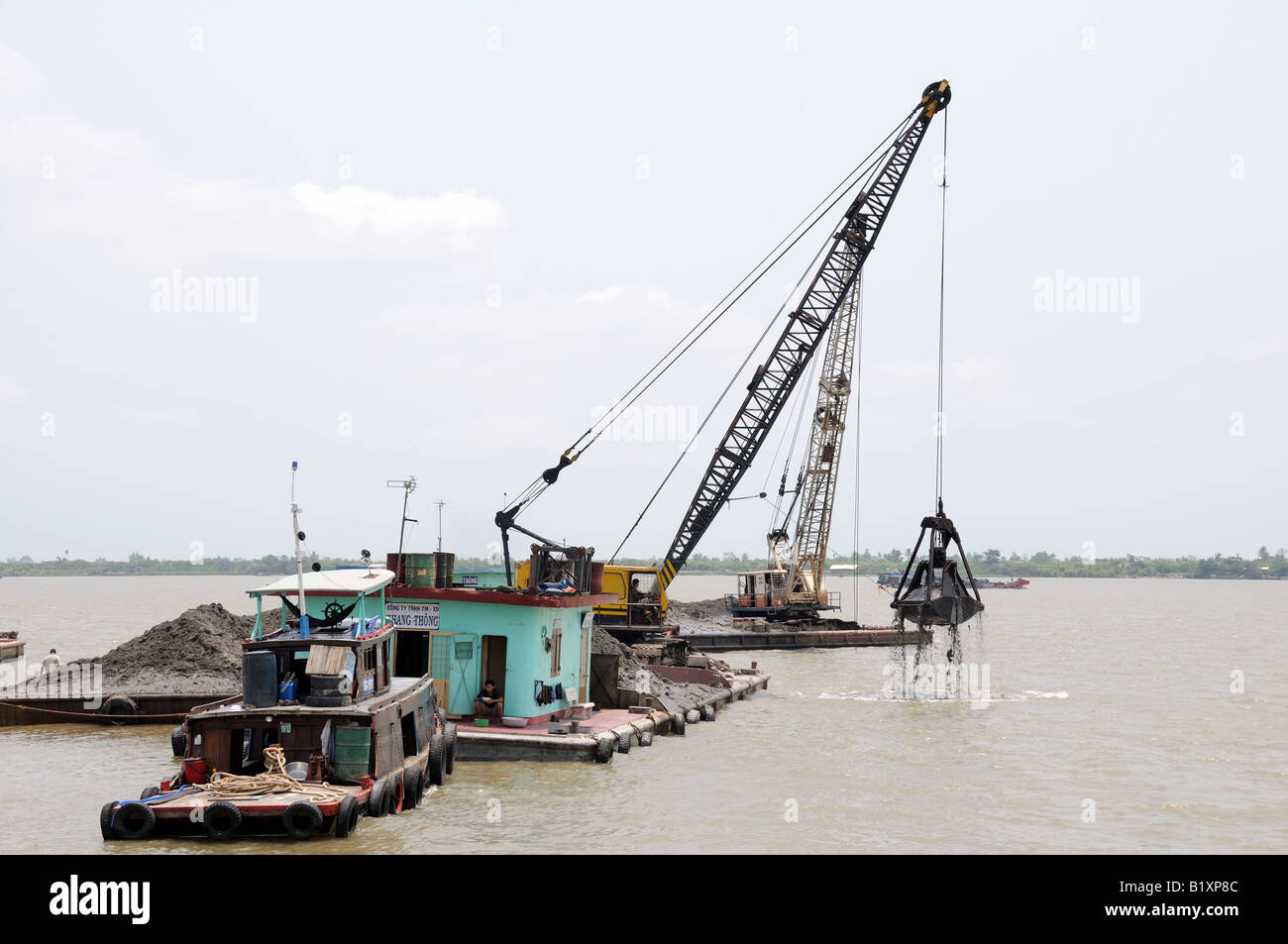 Dredging crane hi-res stock photography and images - Alamy