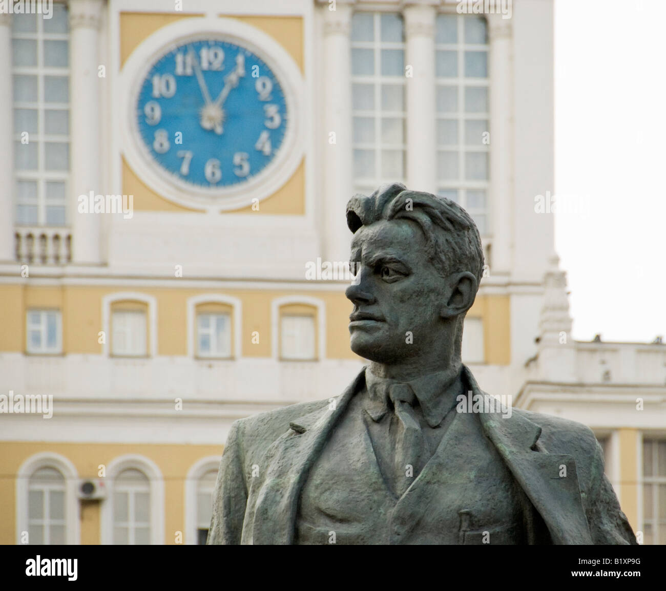 Statue of Russian poet Vladimir Mayakovsky (1958) in Triiumfalnaya ...