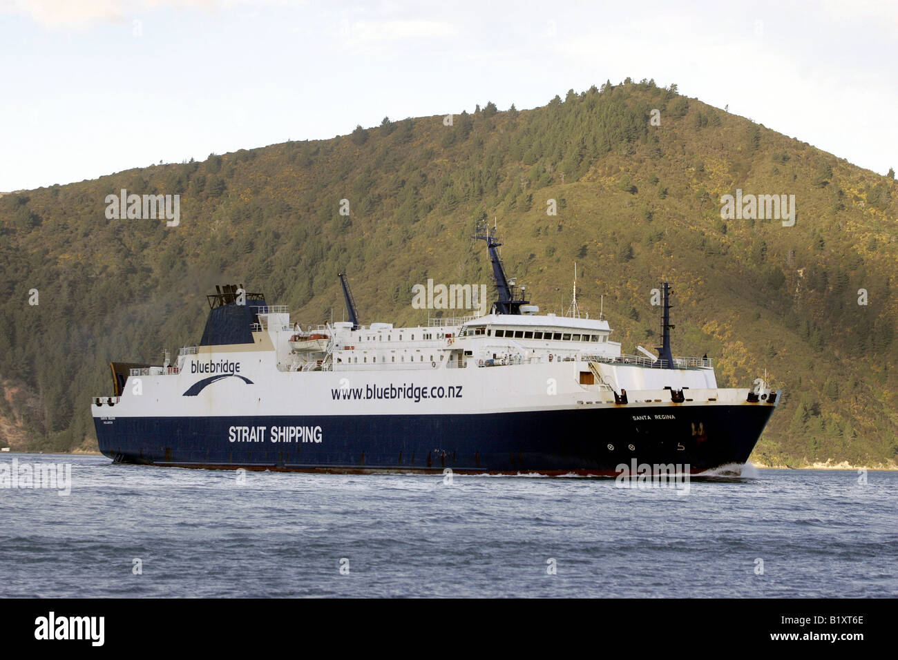 The Bluebridge Straight Shipping ferry Santa Regina makes her way ...
