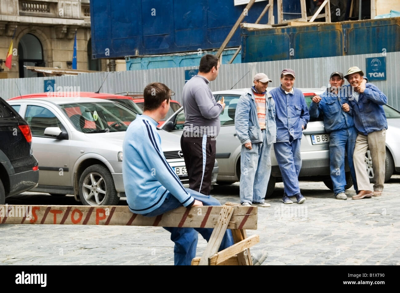 Romanian construction workers hi-res stock photography and images - Alamy