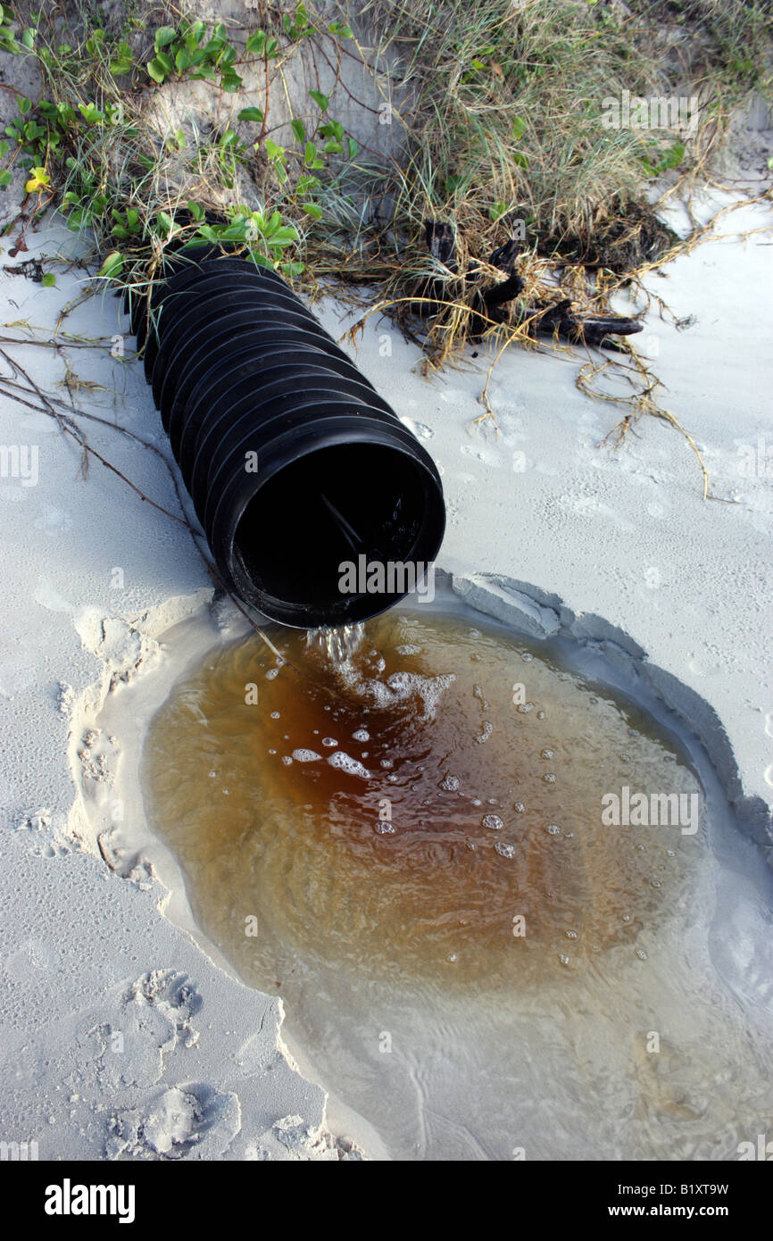 WATER SEWERAGE DRAIN FLOWING OUT TO OCEAN HORIZONTAL BDA11183 Stock ...