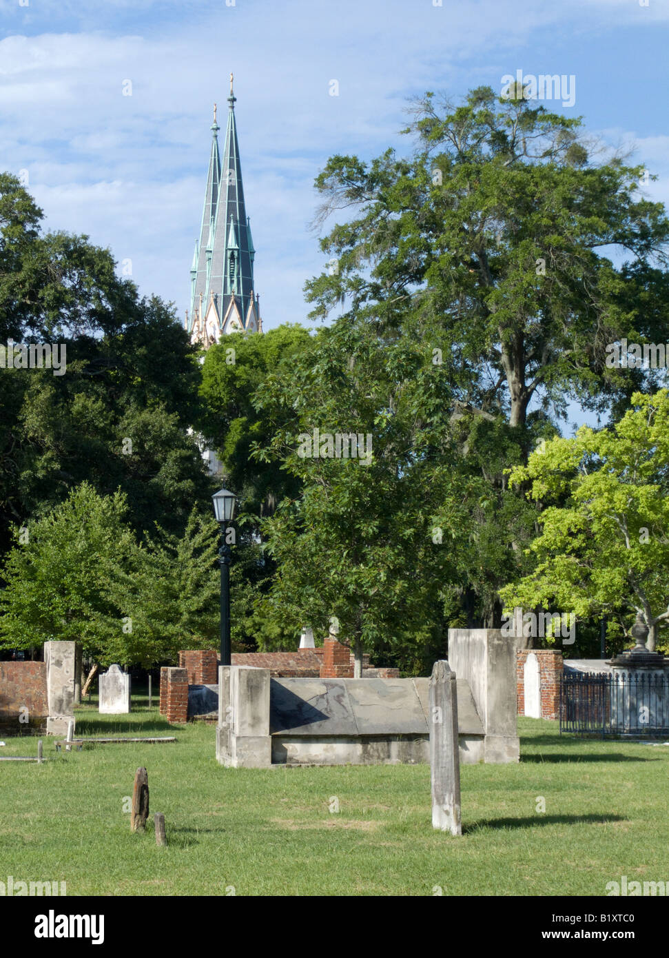 Colonial Park cemetery Savannah Georgia Stock Photo - Alamy