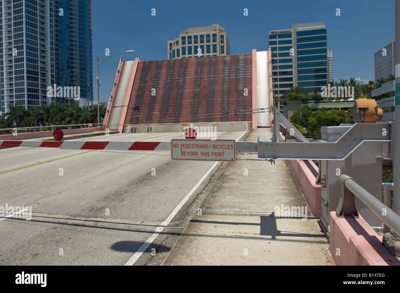 Raised drawbridge hi-res stock photography and images - Alamy