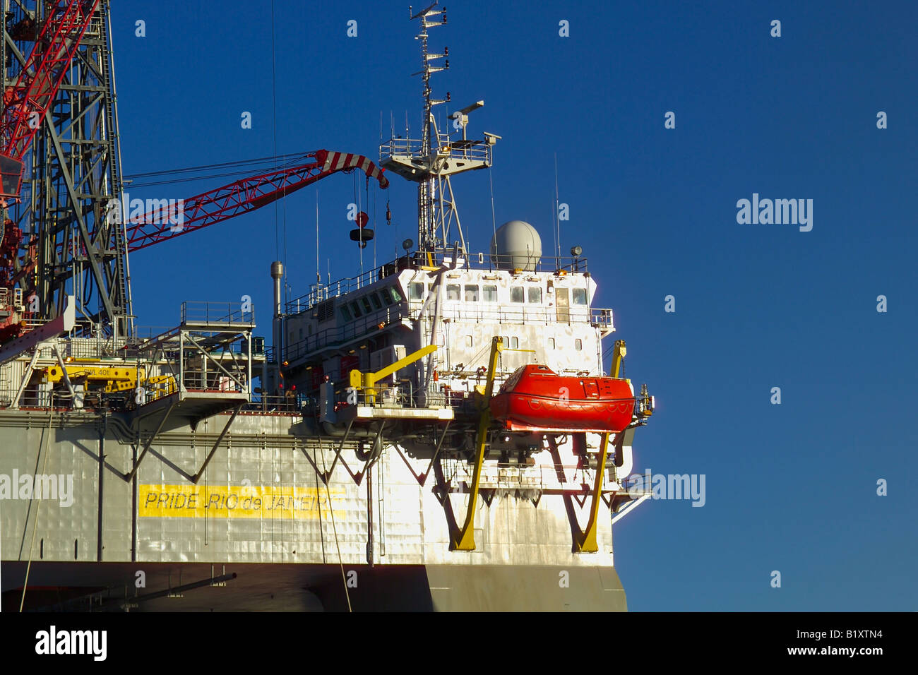 semi submersible oil rig Stock Photo - Alamy