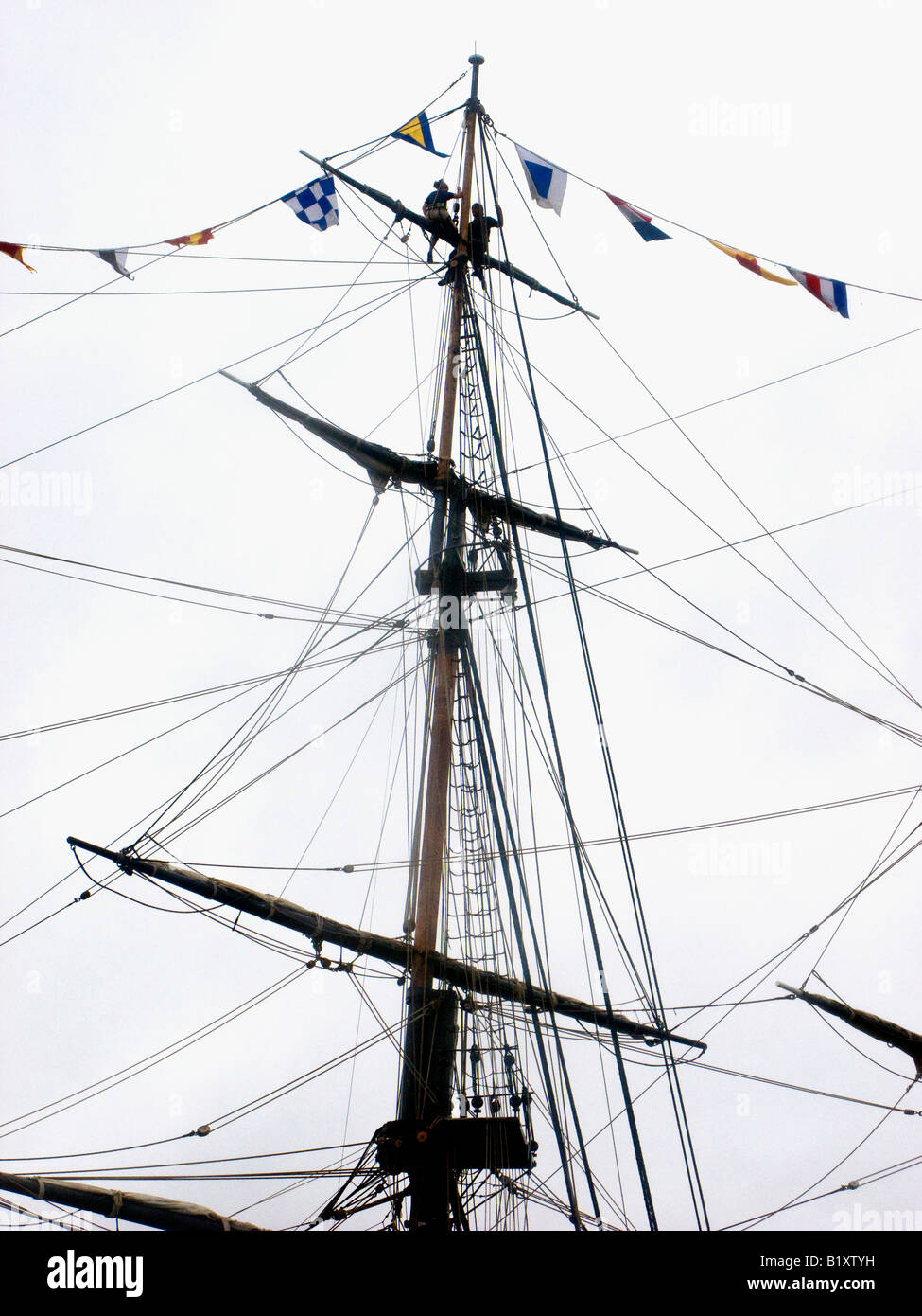 Rigging sails on a tall ship Stock Photo - Alamy