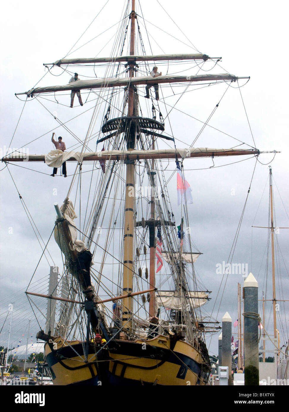 Rigging sails on a tall ship Stock Photo - Alamy