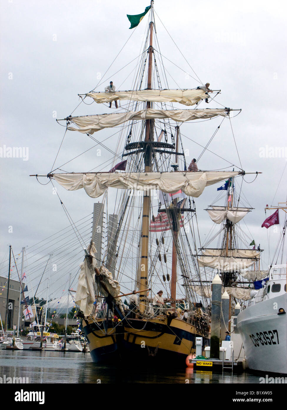 Rigging sails on a tall ship Stock Photo - Alamy