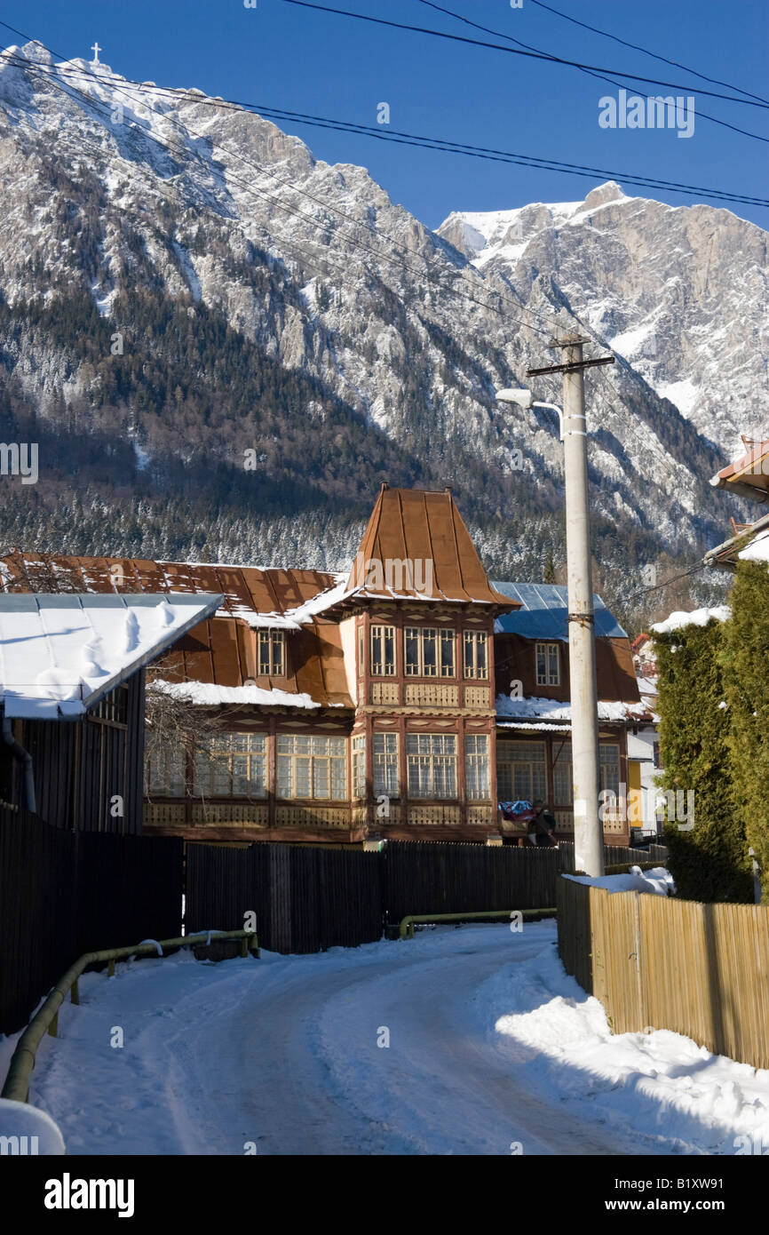 Traditional Romanian House Busteni Romania Stock Photo - Alamy