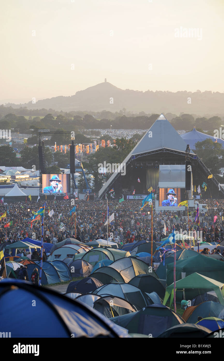Glastonbury festival Pyramid Stage and Leonard Cohen Stock Photo - Alamy