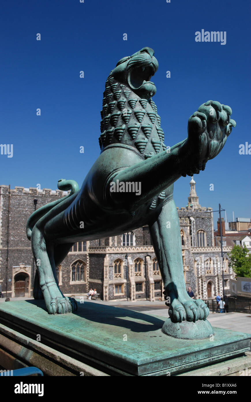 Lion outside Norwich City Hall, Norfolk, England Stock Photo - Alamy