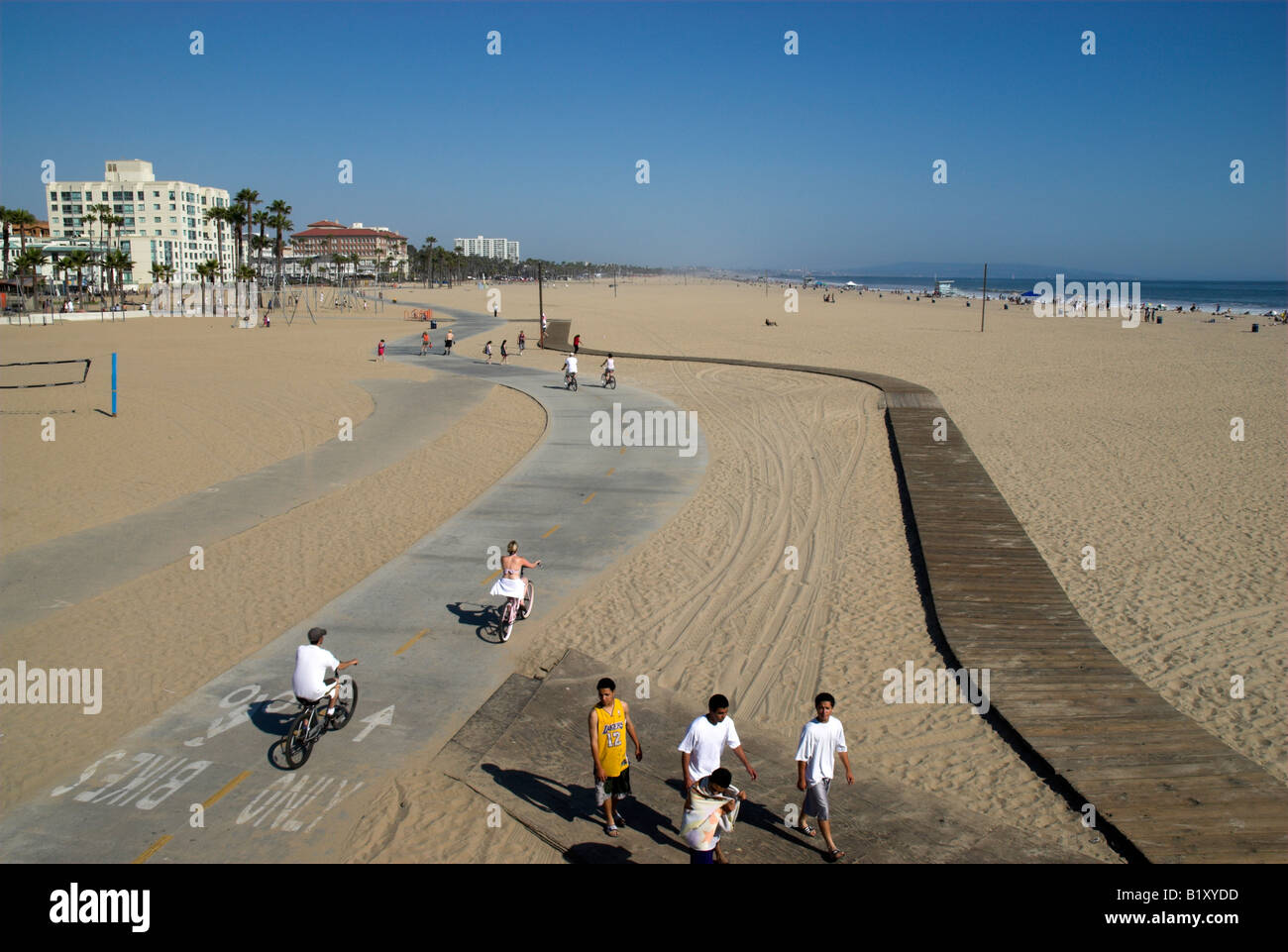 The boardwalk at Santa Monica Pier, looking down the beach Stock Photo ...