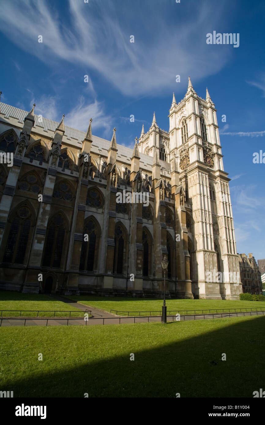 Westminster Abbey's two western towers and nave in the early morning ...