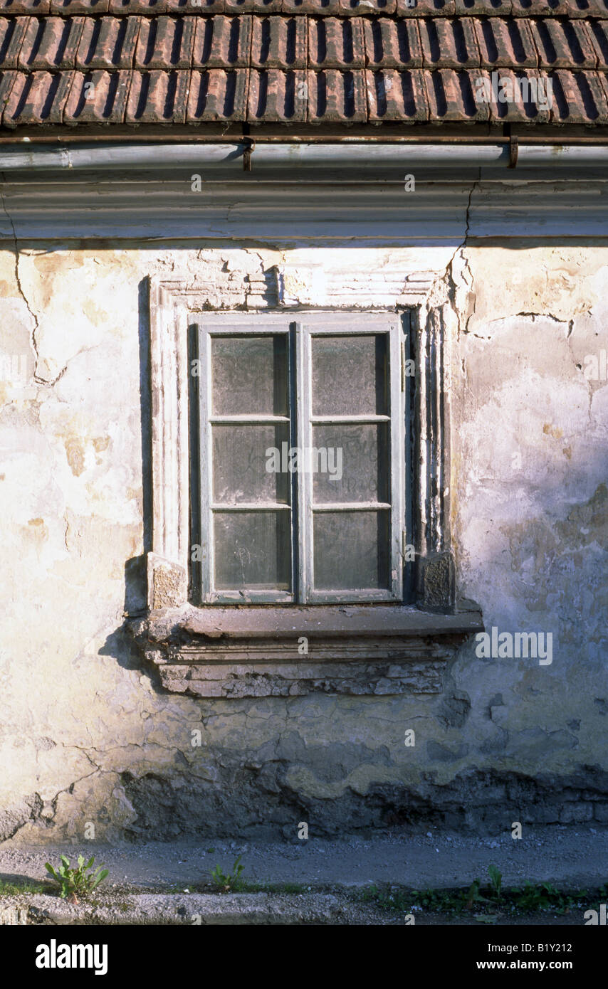 Broken street windows on hi-res stock photography and images - Alamy
