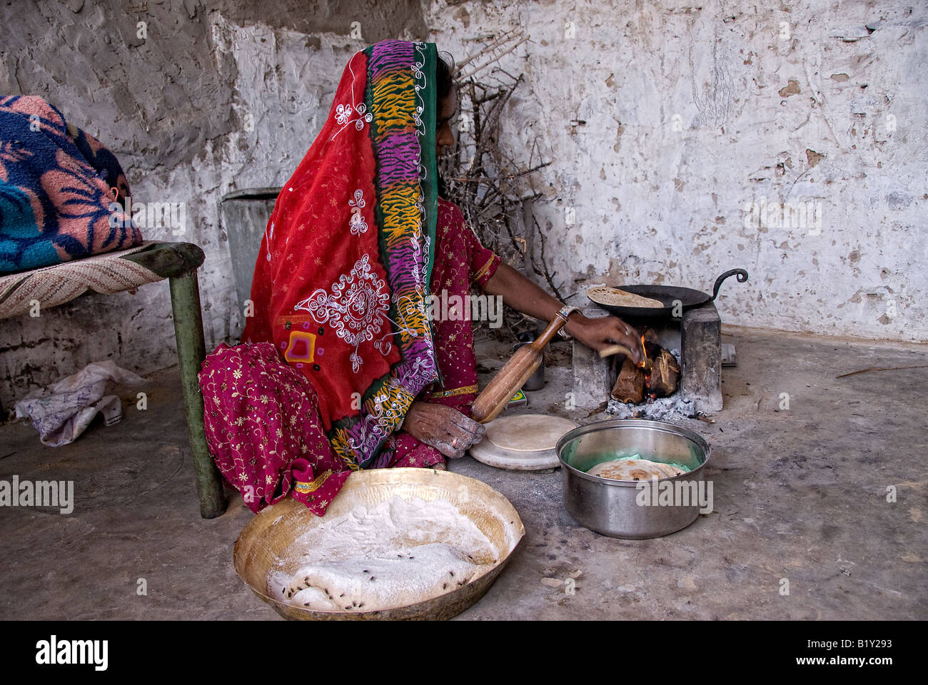 Cooking vessels hi-res stock photography and images - Alamy