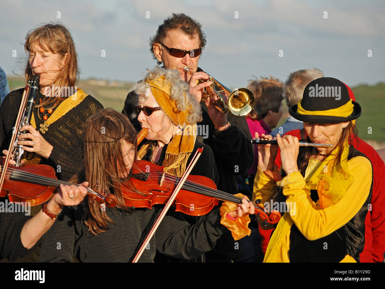 Folk band playing hi-res stock photography and images - Alamy