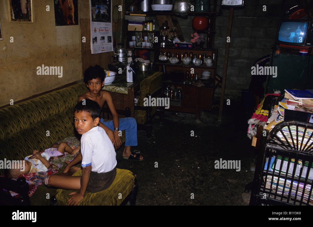 Family in the Jakarta Shanty town Java Indonesia Stock Photo - Alamy