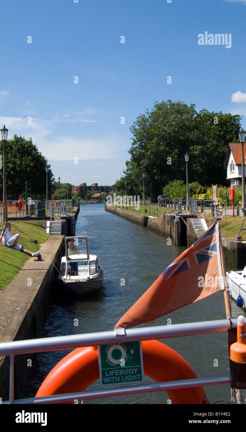 Teddington Lock Middlesex England UK Stock Photo - Alamy