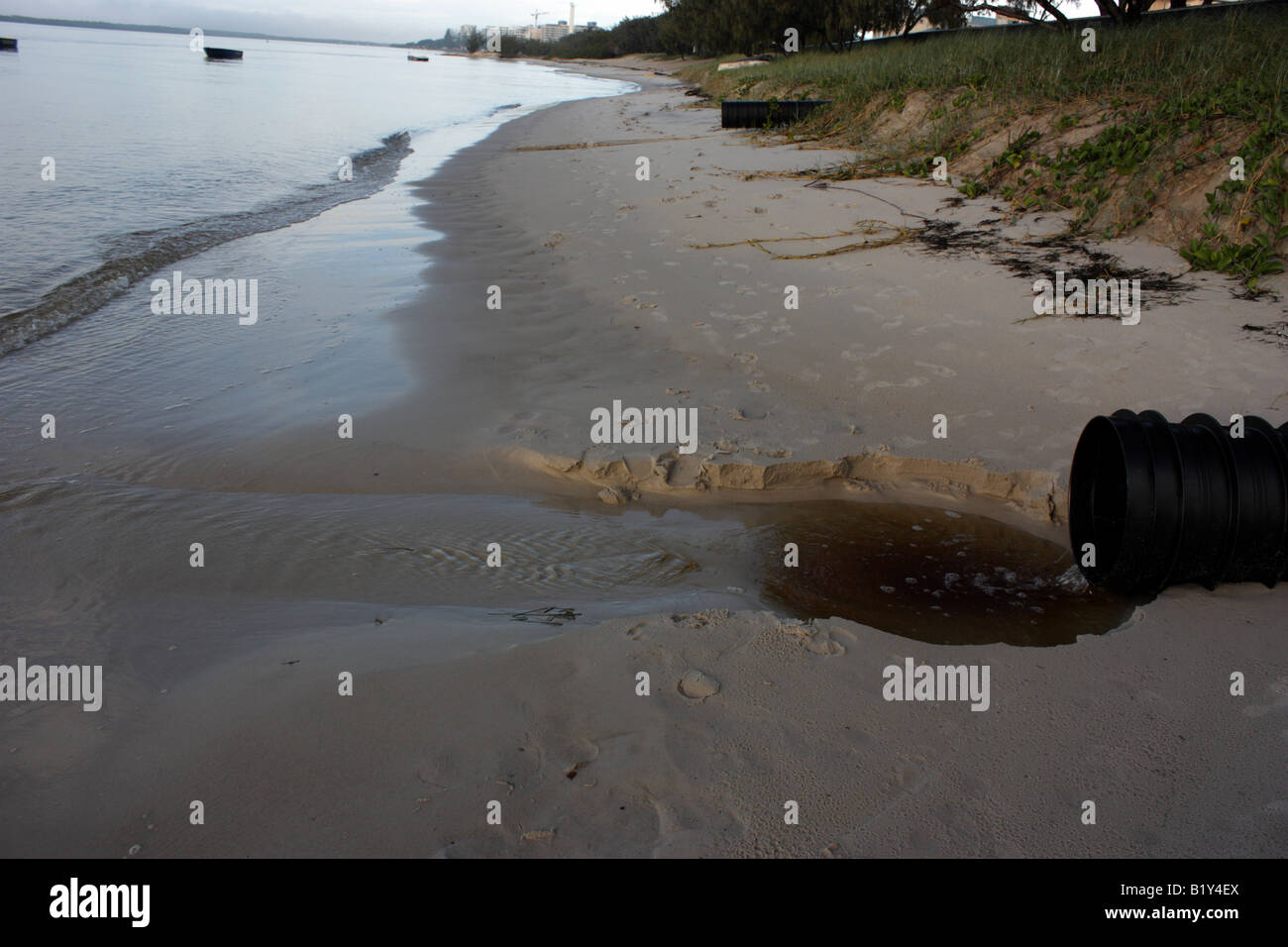 WATER SEWERAGE DRAIN FLOWING OUT TO OCEAN HORIZONTAL BDA11182 Stock ...