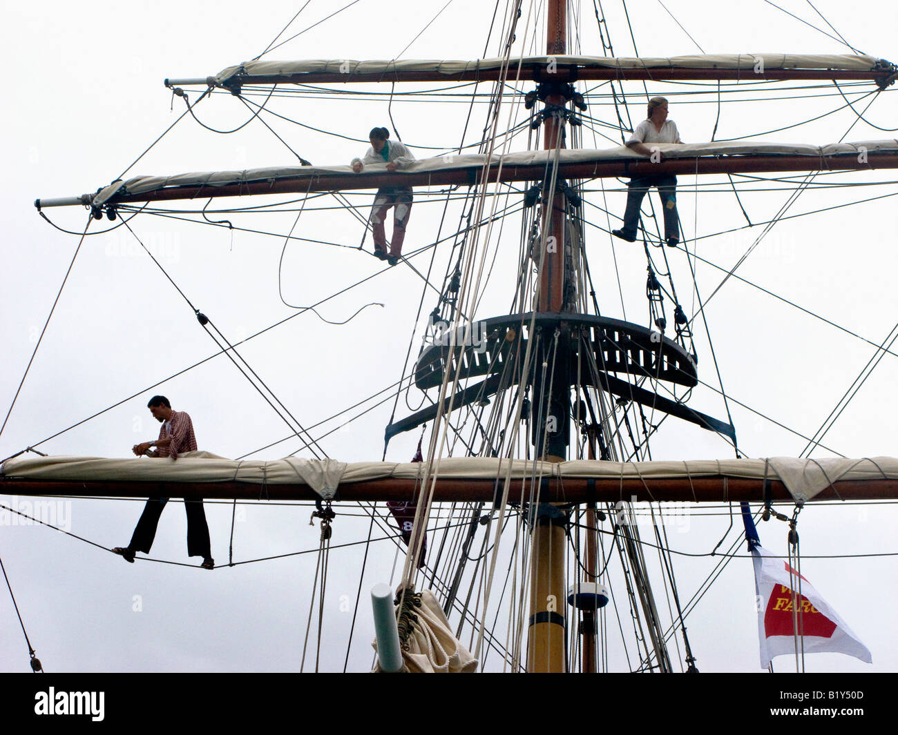 Rigging sails on a tall ship Stock Photo - Alamy