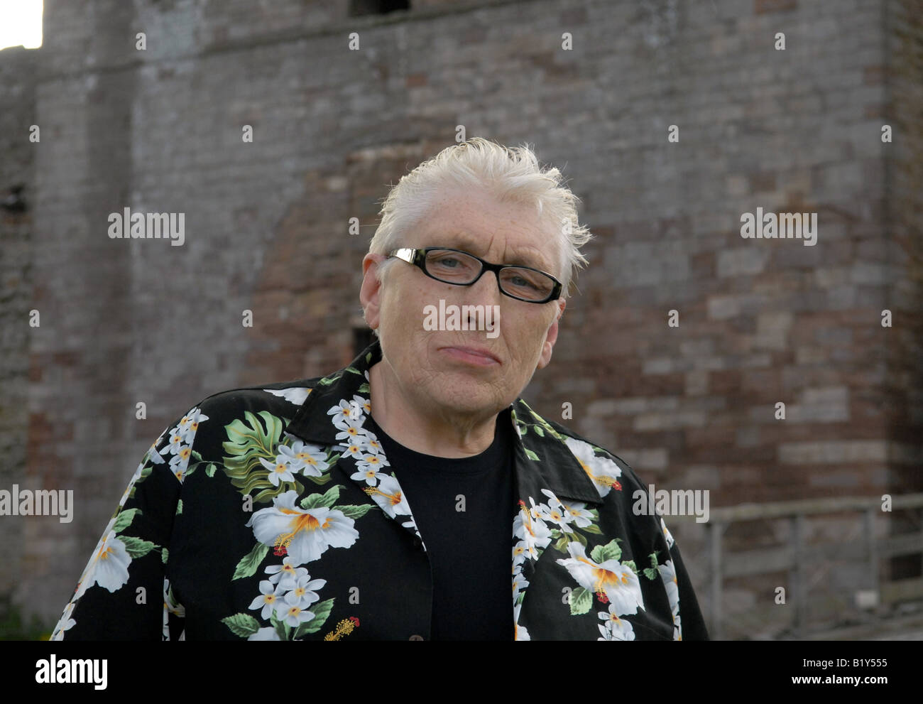 Singer Chris Farlowe backstage at the Stars of the Sixties concert at ...